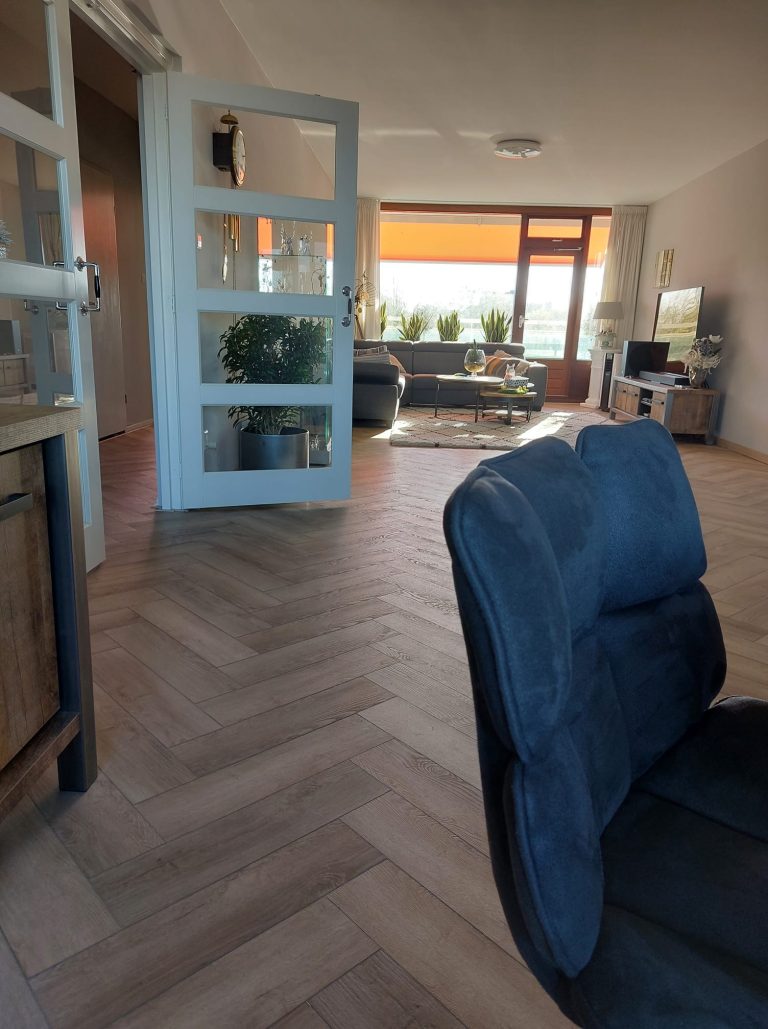 PVC click tegel leggen, hoe doe je dat? - Floer - Tegel PVC Click