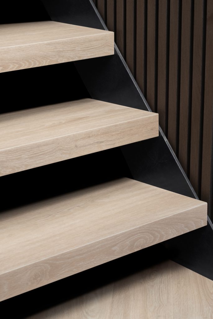 Trap bekleden met PVC - Trap renovatie PVC - Floer